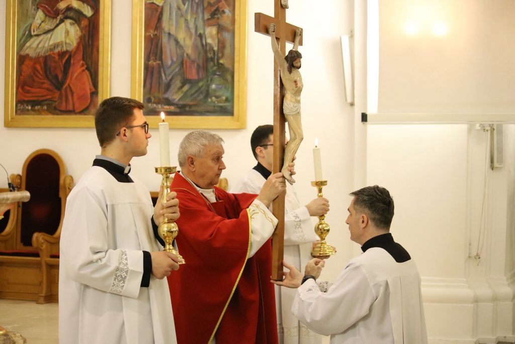 Varaždinska Biskupija - Liturgija Muke Gospodnje u varaždinskoj katedrali